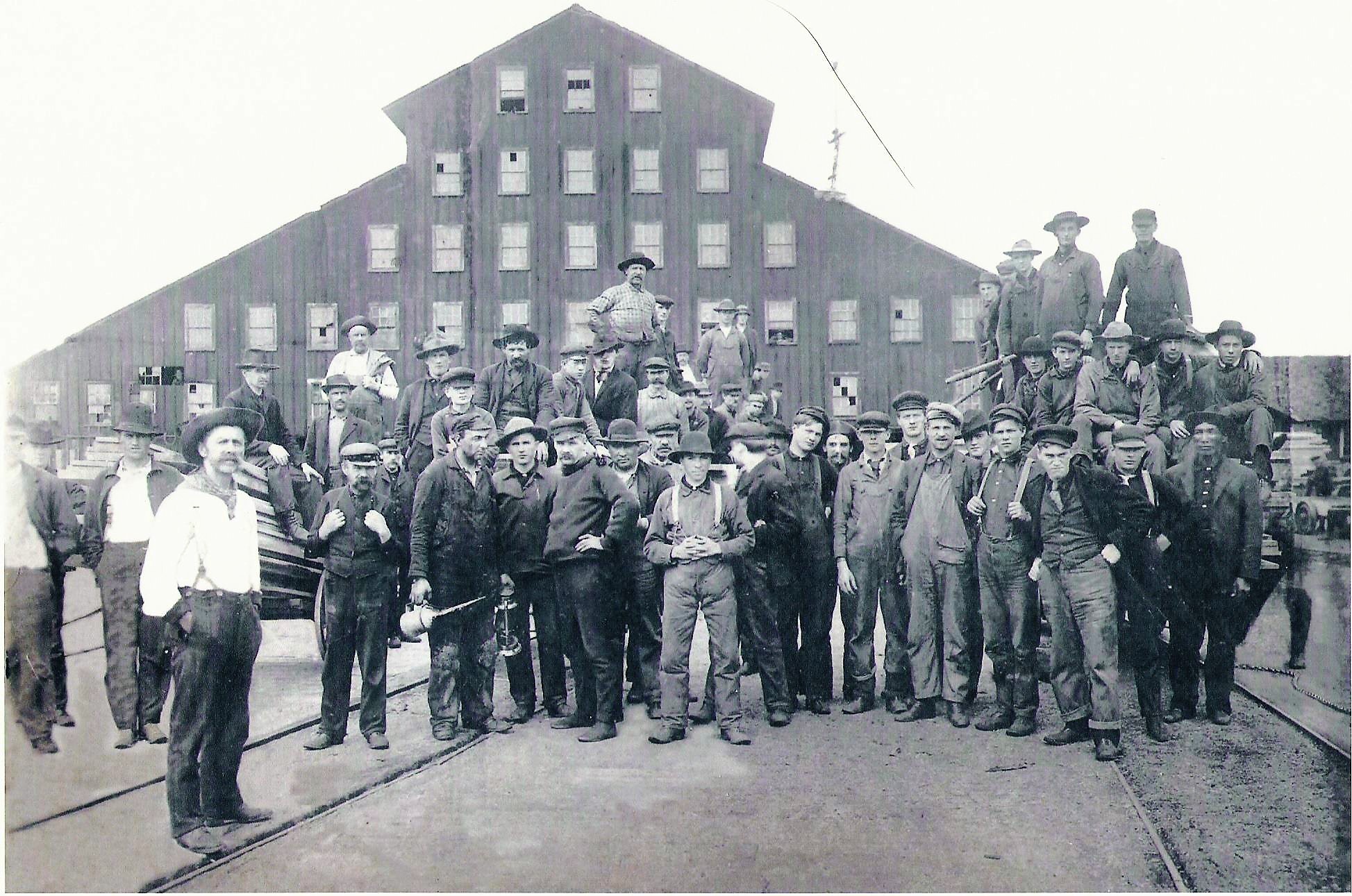 The Chicago Lumbering Co. Mill Fire - December 14, 1907 - Schoolcraft ...